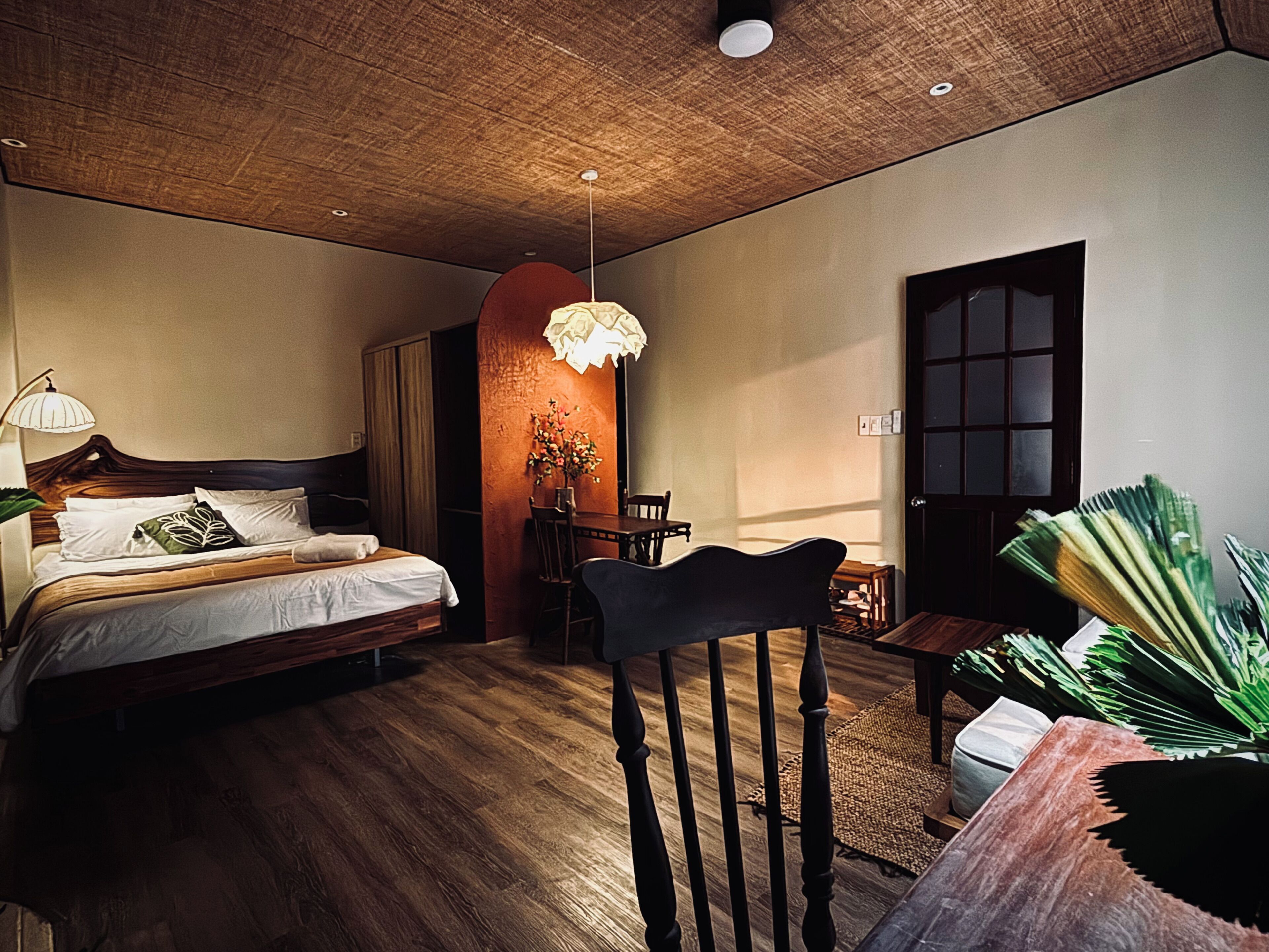 Quarto Duplo Deluxe, Vista para a cidade | Secretária, Wi-fi grátis, roupa de cama fornecida 