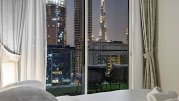 1 Bedroom Apartment - Burj Khalifa View | Minibar, cofre no quarto, com decoração personalizada