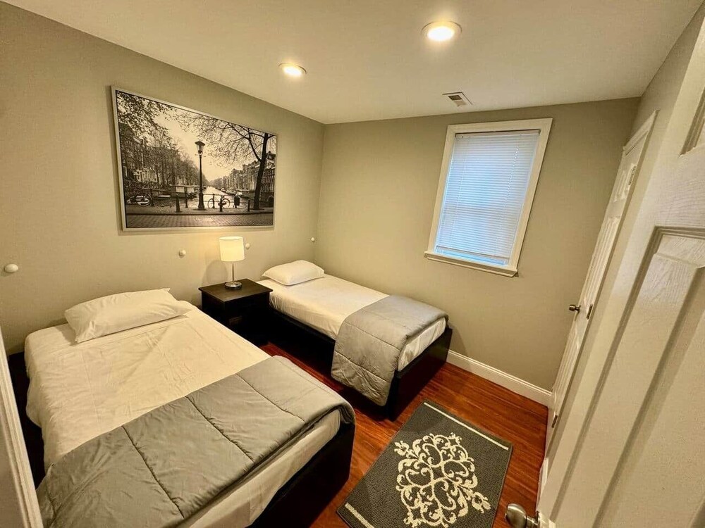 2 bedroom small house in university city sleeps 5. - Philadelphia | Vrbo