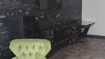 Com decoração personalizada, secretária