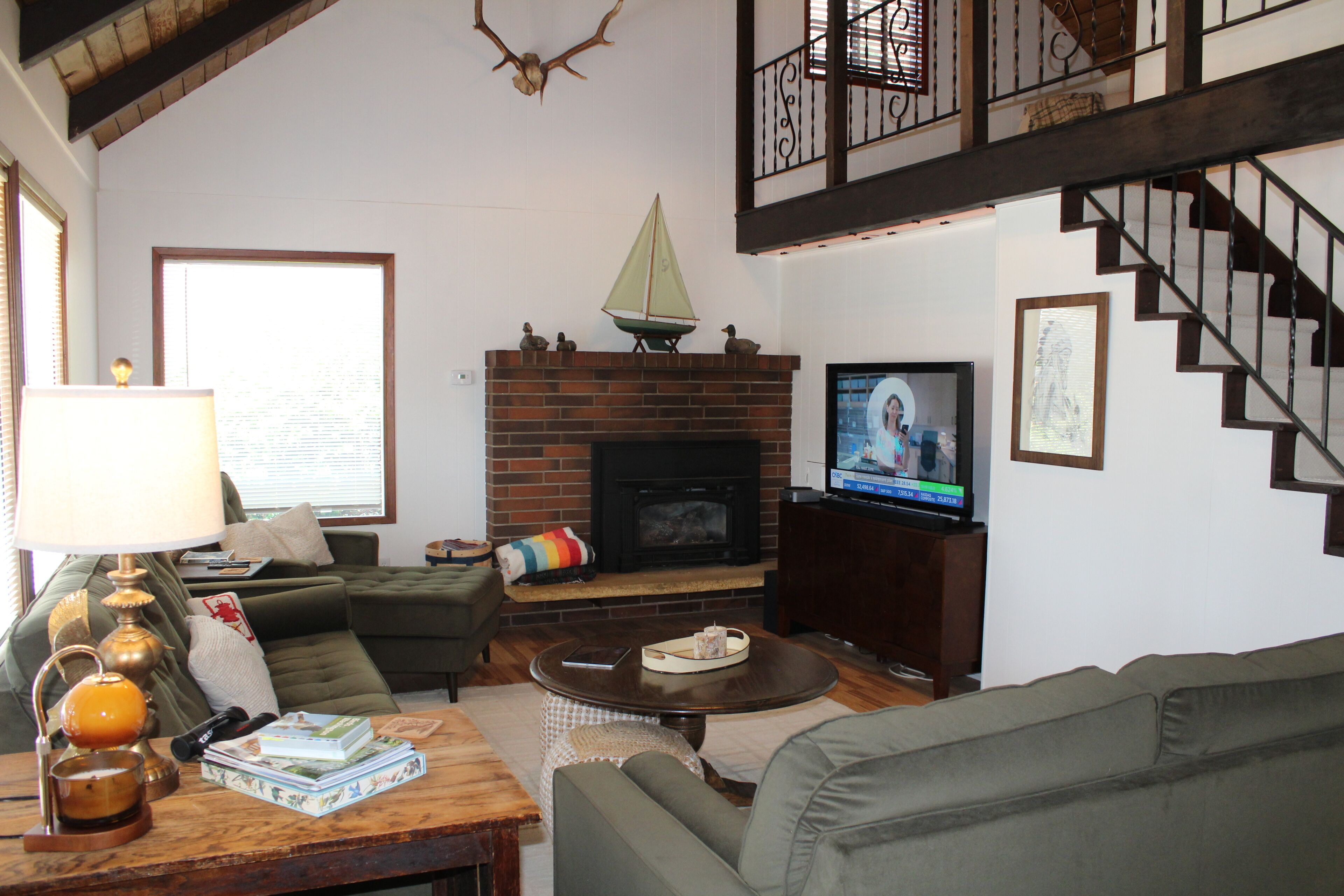 Fabulous Waterfront Lakehouse On Lake Limerick! - Shelton, WA