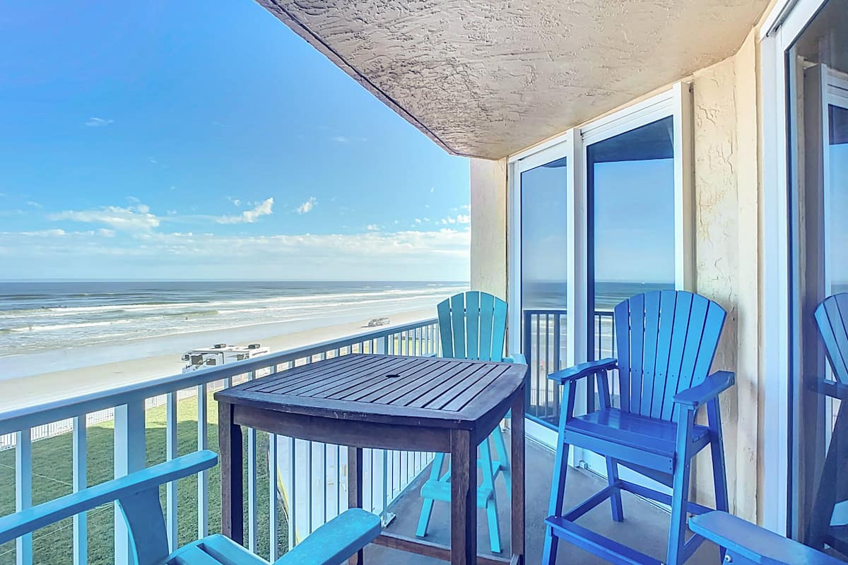Condo, várias camas, sacada, vista para o oceano (Oceania Beach Club 304) | Opções para refeição ao ar livre