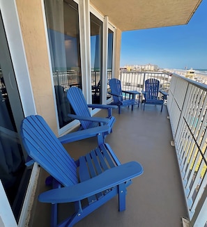Apartamento em Condomínio Fechado, várias camas, varanda (Oceania Beach Club 406) | Terrenos do alojamento