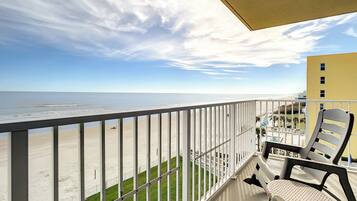 Condo, várias camas, sacada, vista para o oceano (Oceania Beach Club 501) | Área da propriedade