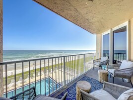 Apartamento em Condomínio Fechado, várias camas, varanda (Oceania Beach Club 305) | Vista do quarto