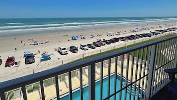 Condo, várias camas, sacada, vista para o oceano (Oceania Beach Club 406) | Piscina