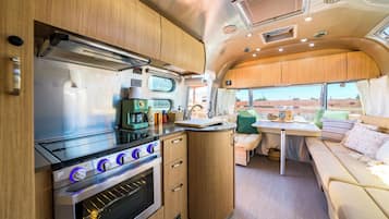 Quarto Duplo Deluxe, pátio | Cozinha privada