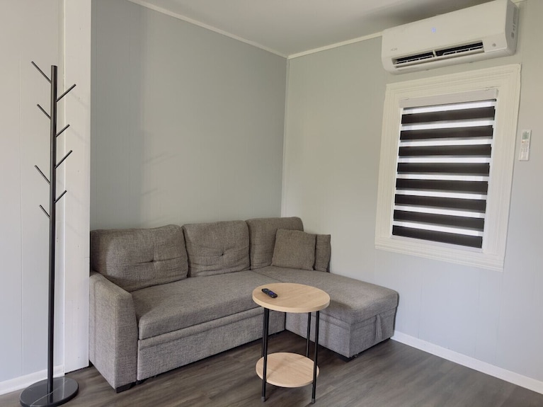 Zen Den Getaway, Your Peaceful Retreat Near Clevelands Vibrant Asiatown. - Cleveland, OH