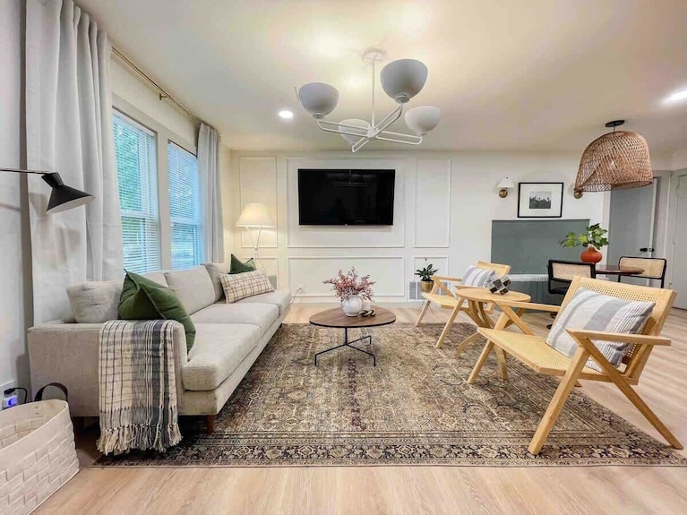 Bright 3br W/ Fire Pit | Near Convention Center - Coppell, TX