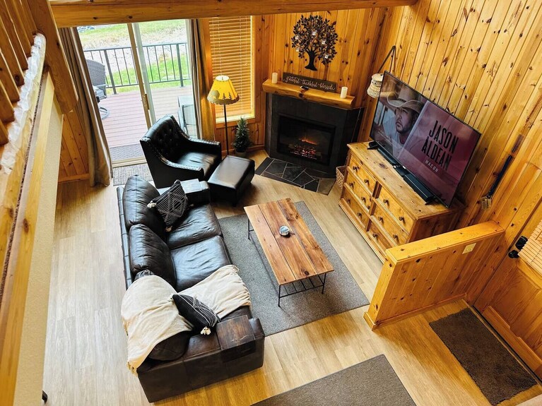 Creekside Chalet With Private Hot Tub - Oregon