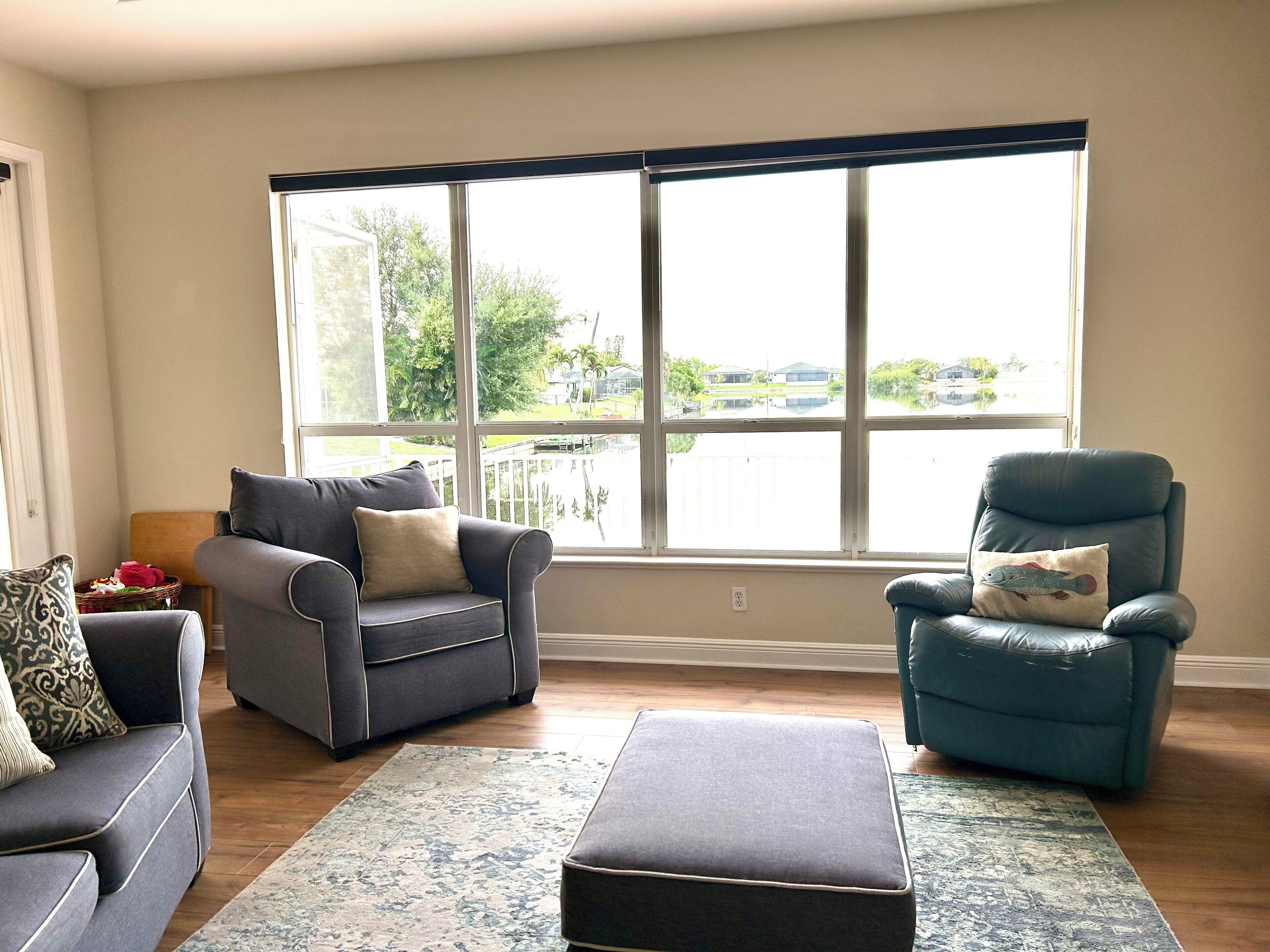 Salty Seahorse Serenade Lake 4-bedroom House In Cape Coral A/c Pool Wifi - Matlacha, FL