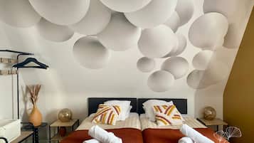 Roupa de alta qualidade, com decoração personalizada