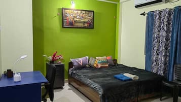 Com decoração personalizada, com mobília individualizada, secretária