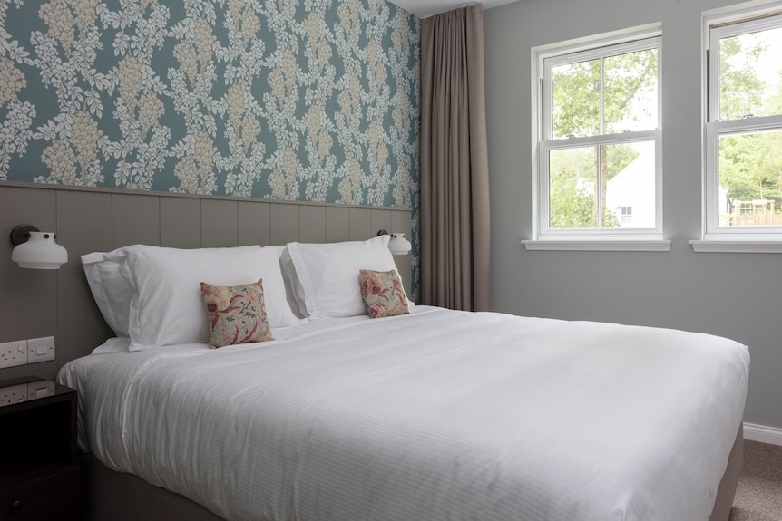 Schloss Roxburghe Hotel\n2-bedroom Cottage Near Heiton - Kelso