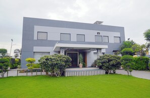 Fachada da propriedade