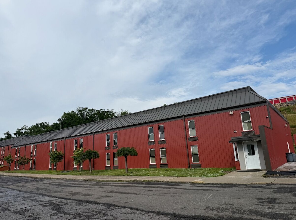 Fieldstone Apartments & Studios - Fairmont, WV