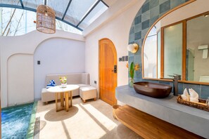 Quarto casal luxo, sacada, vista para o jardim (Casita with Pool) | Piscina particular