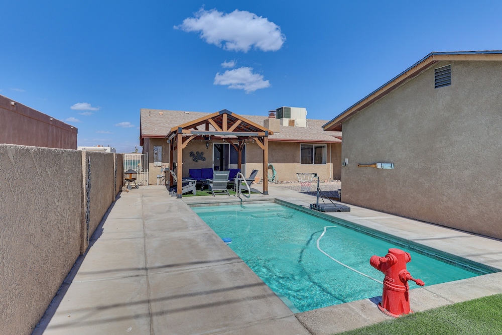 Swim, Grill & Chill: Lake Havasu City Getaway - Arizona