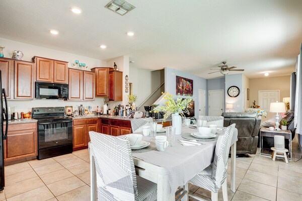 4 Mi To Brandon Exchange: Resort-style Townhome! - Tampa, FL