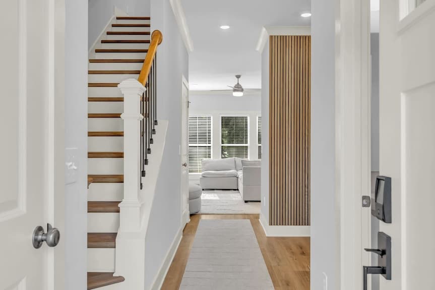 Modern Stay | Luxe 3br | Sleeps 10 | 2 Min Dt - Lake Craig, SC