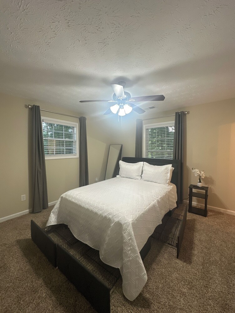 3BR/2BA Home: Wi-Fi-Remote Work, Corporate Stay - Fulton County | Vrbo