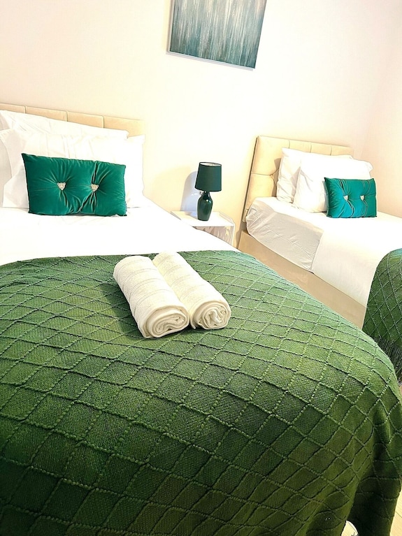 Dover Docks Modern Apartments - 도버