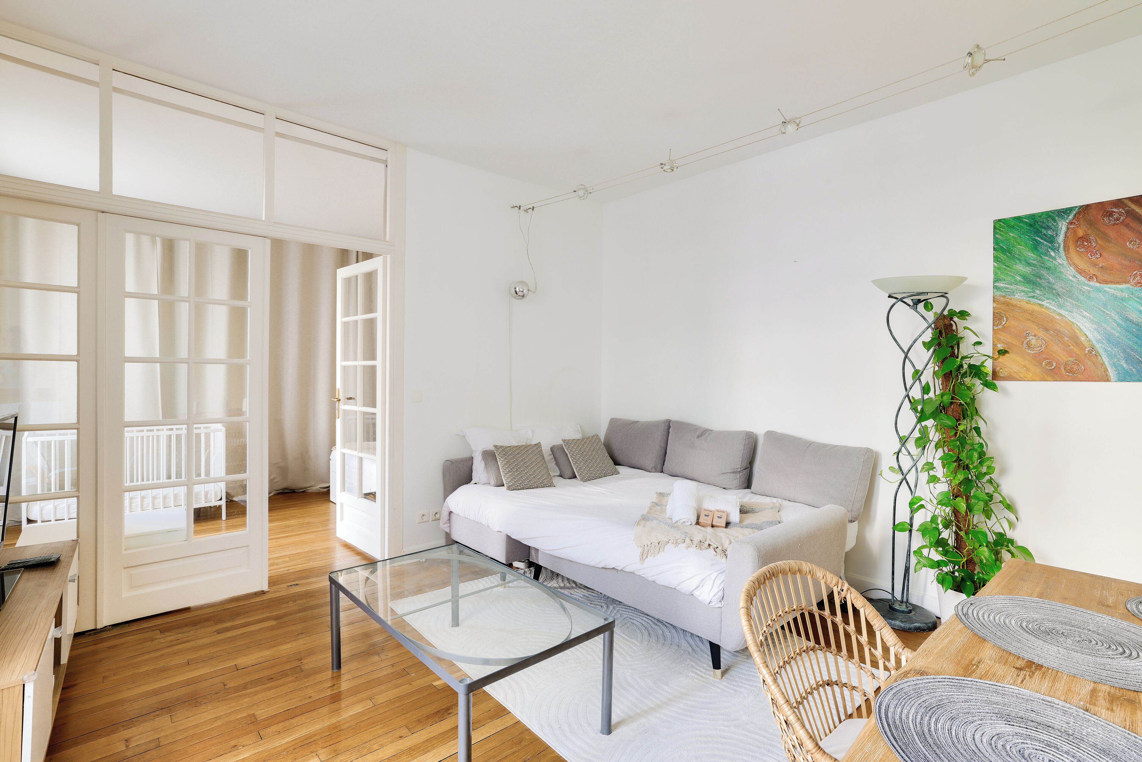 Lovely 2br Flat With Balcony - Eiffel Tower & Seine - Paris