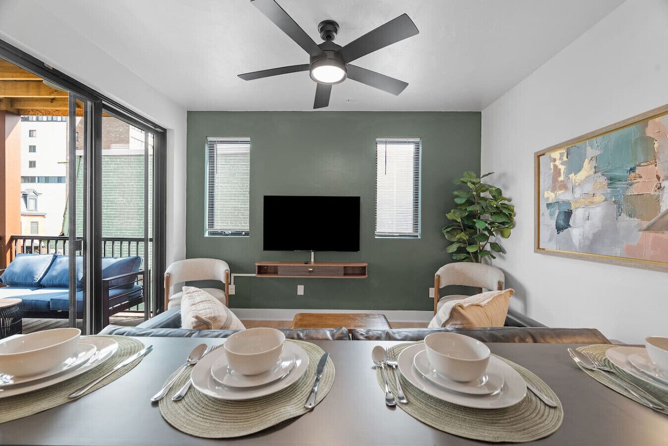 Immaculate Double King Suite| 2 Decks| A+ Location - Pittsburgh, PA