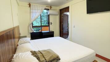 Quarto Duplo Básico, 1 cama king-size, não fumadores | Wi-fi grátis