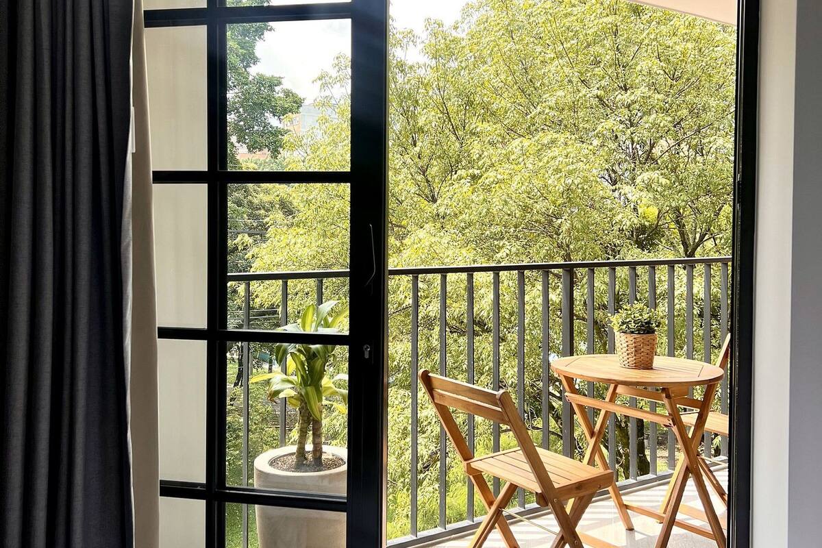 Apartamento de Luxo | Cofre no quarto, secretária