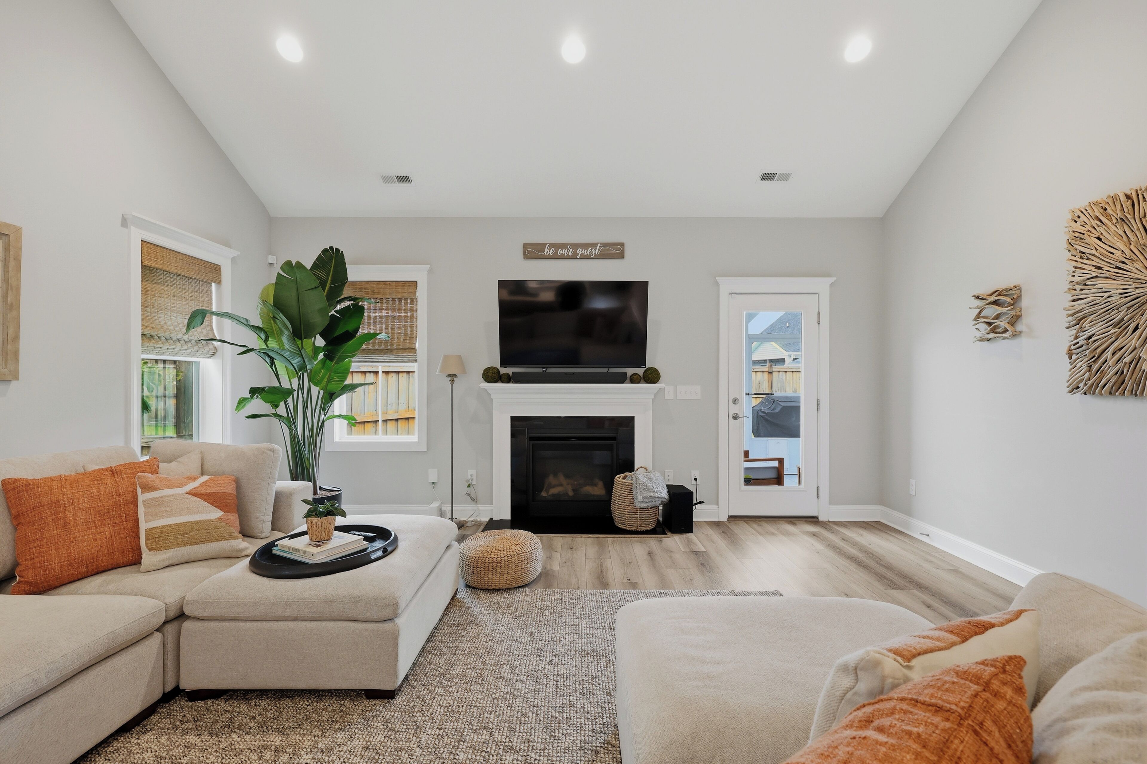 4br Family Getaway In Wilmington / Fenced Yard & Modern Kitchen - Wilmington, NC