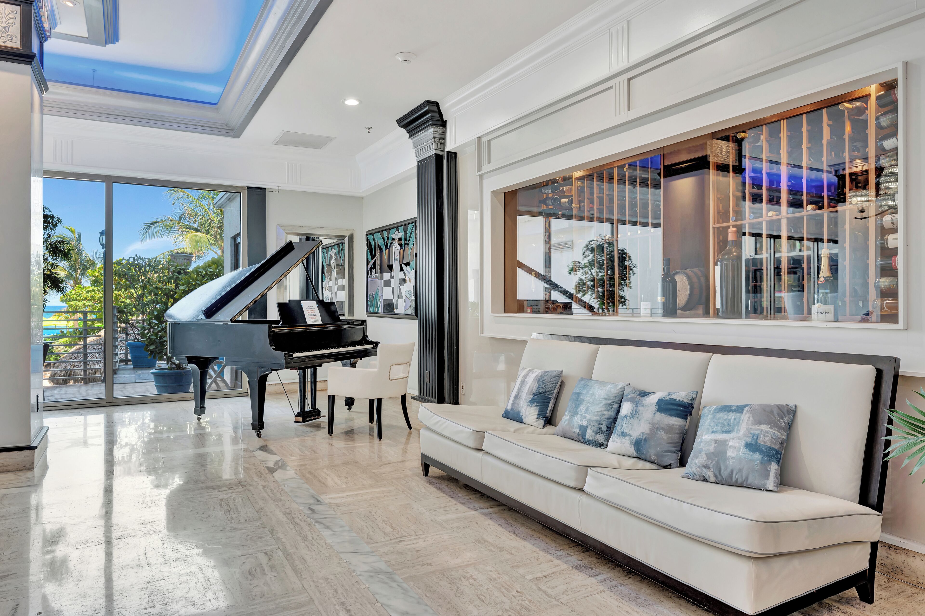 Direct Ocean Front Room - Fort Lauderdale, FL