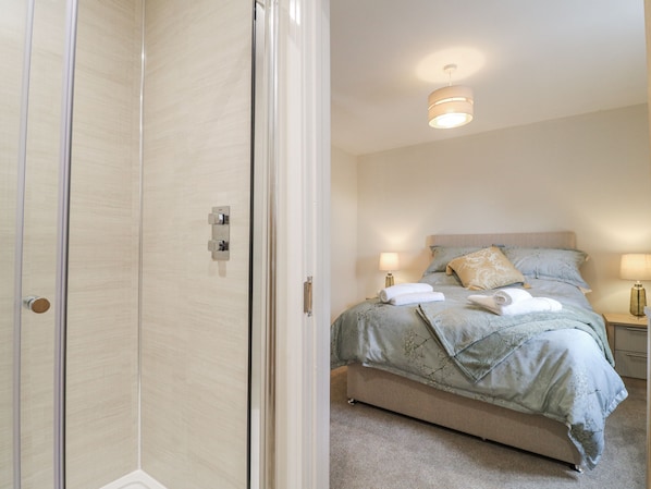 3 quartos, com decoração personalizada, com mobília individualizada