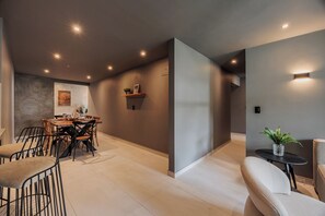 Apartamento de Luxo, 3 quartos | Sala de estar