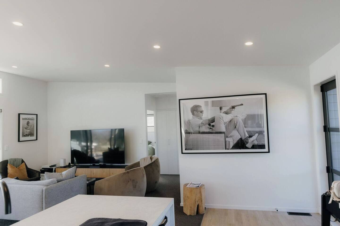 Omakana House - Sunrise Views, Spa & Scenic Deck - Matakana