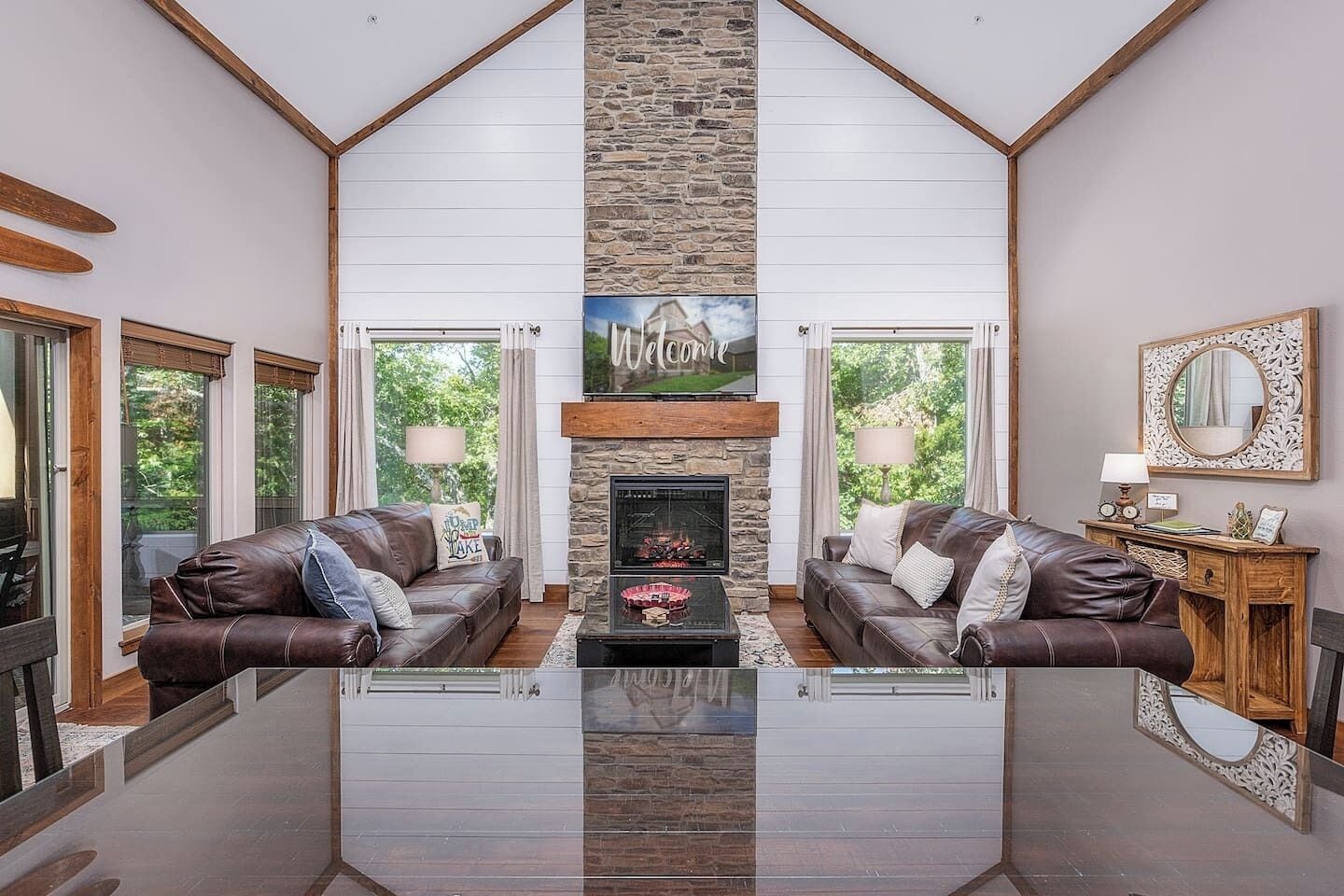 Branson Retreat Lodge  Hot Tub, Pools & Game Room - Branson, MO