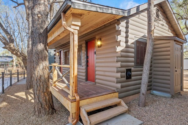 Timber Lodge Cabin 21 - Cheyenne Mountain Zoo, Colorado Springs