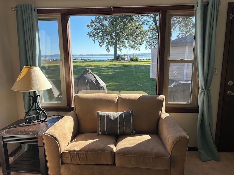 4-bedroom House In Peaceful Fond Du Lac With Ac\nbeautiful Lakefront Property - Fond du Lac, WI