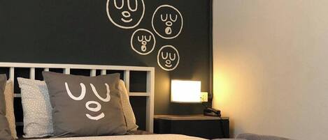 Quarto Duplo, varanda | Minibar, Wi-fi grátis, roupa de cama fornecida