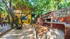 Villa Superior, pátio, vista para o jardim | Terraço/pátio interior