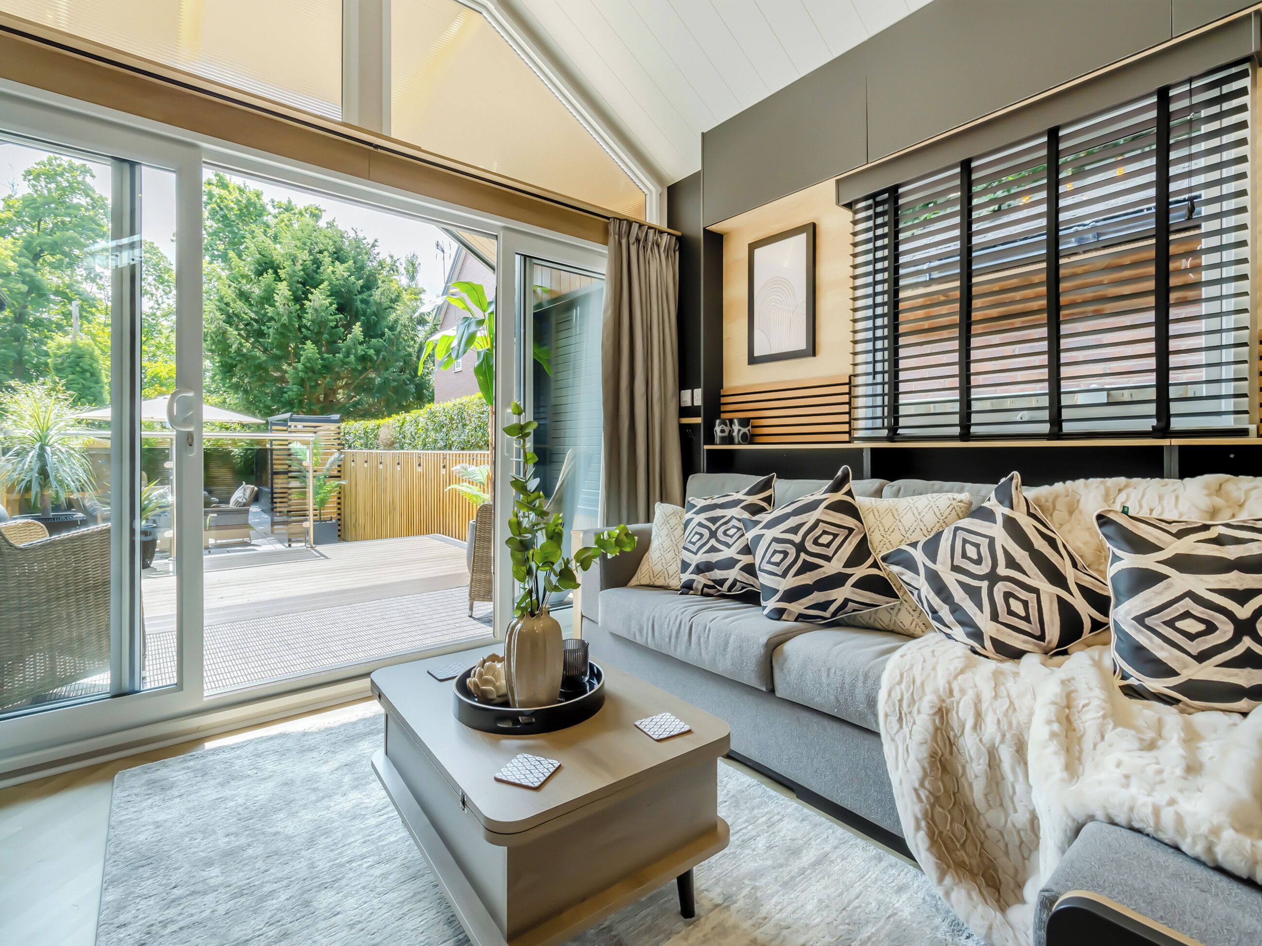 2 Bedroom Accommodation In Chirk, Near Llangollen - Llangollen