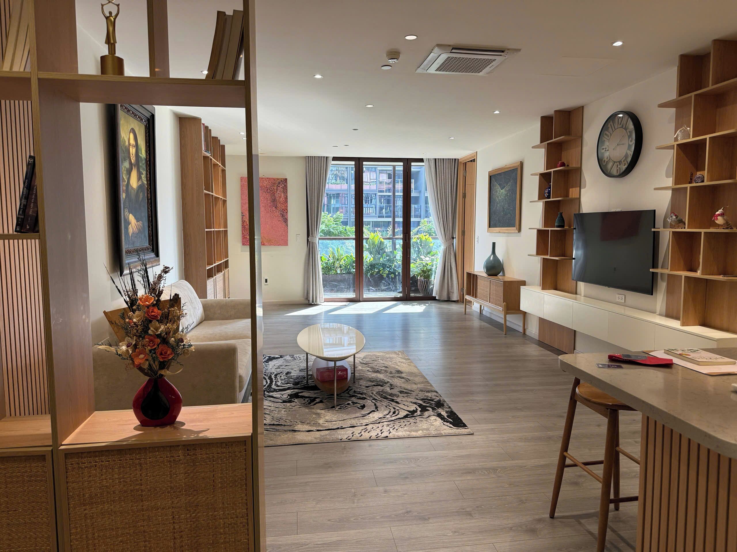 Apartamento superluxo, 2 quartos, vista para a cidade | Escrivaninha, espaço de trabalho para notebook, Wi-Fi de cortesia