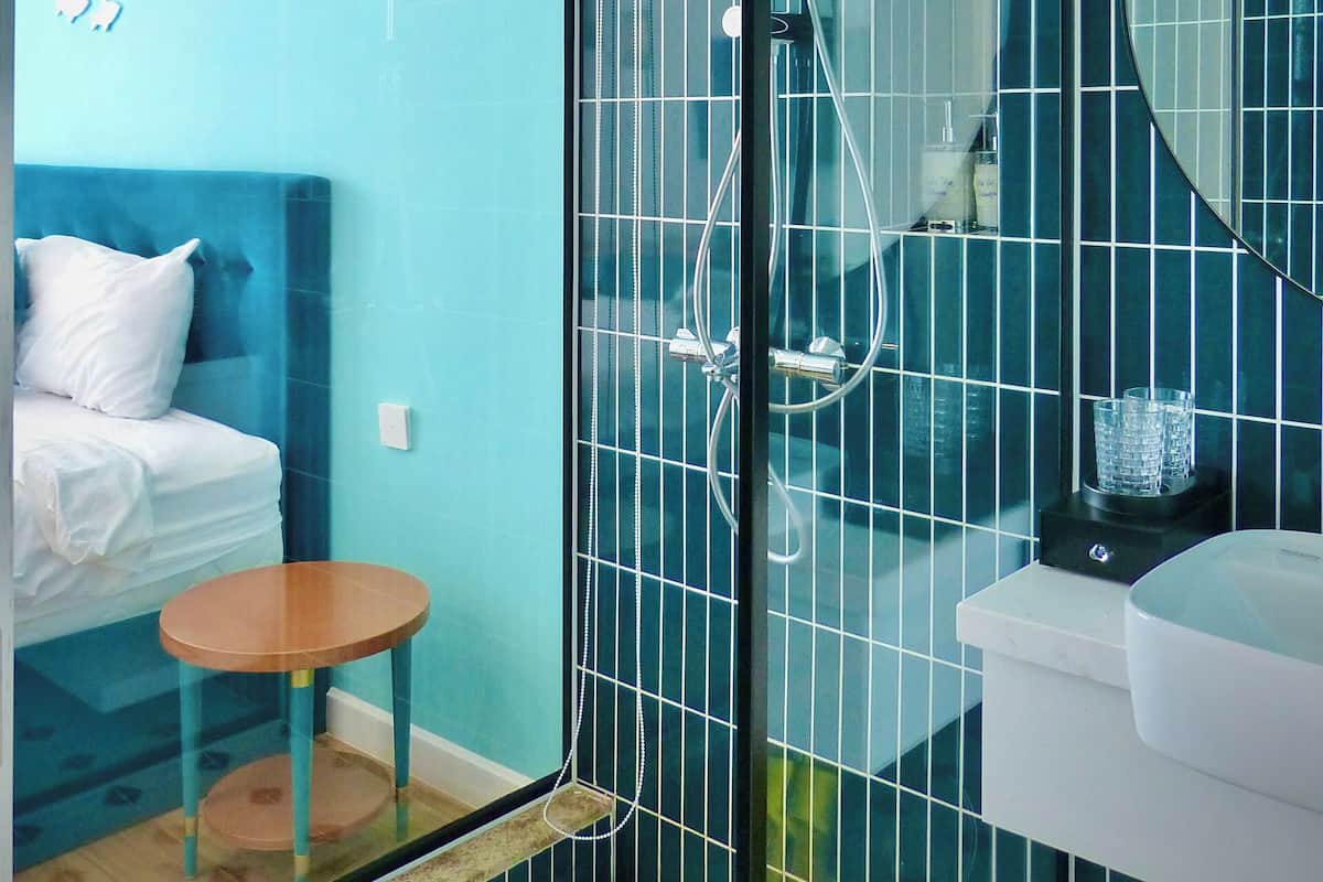 Cortinas/cortinados opacos, quartos insonorizados