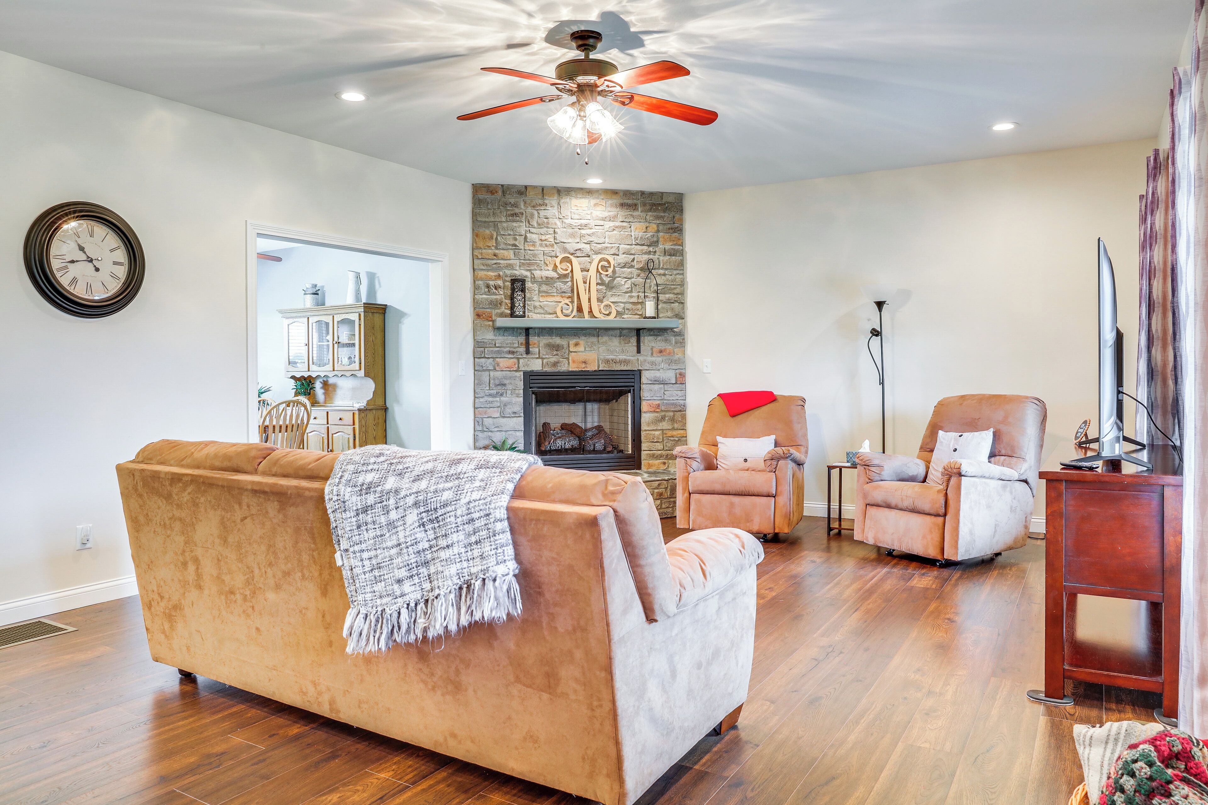 14 Mi To Ark Encounter: Rural Corinth Escape! - Corinth, KY