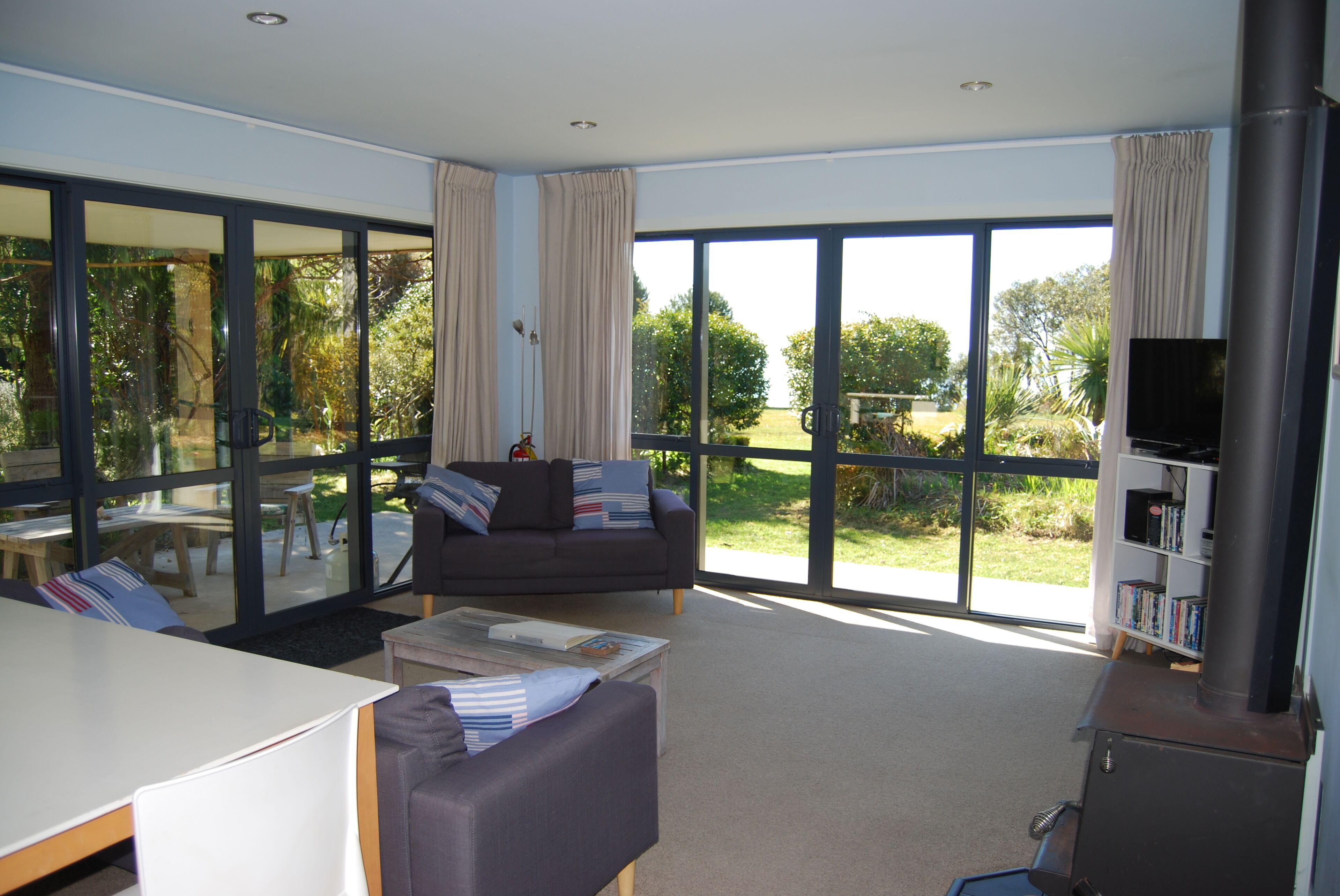 Bach, Golden Bay Lodge - West Coast