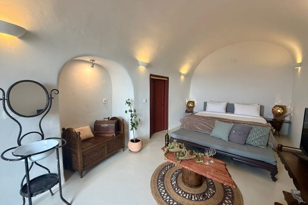 Superior Cave House with Plunge Pool and Sea View Reviews, Deals ...