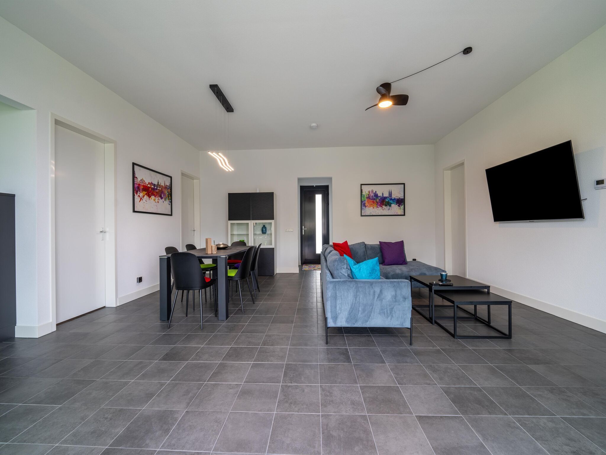 Vrijstaande 6-persoons Villa Met Omheinde Tuin, Ruime Woonkeuken, Ligbad éN Privé Steiger Aan Het Water - Lelystad