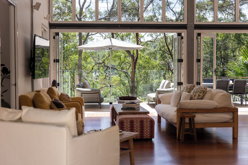 Luxury Bush + Beach Retreat | Pool, Cedar Hot Tub & Private Nature Trails - Central Coast