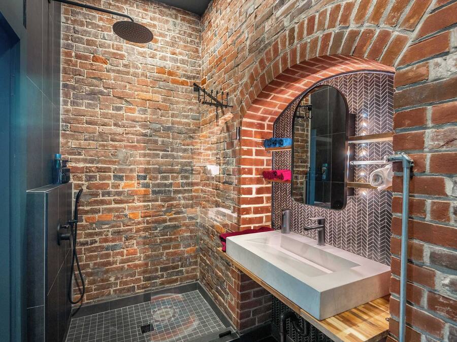 Apartamento, 1 cama king-size, cozinha (Timeless on Main 2) | Casa de banho | Toalhas fornecidas