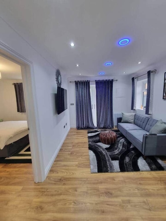 Very Cosy & Lovely 1 Bed Garden Apartment - Dartford